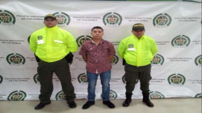 Capturan a hombre que asesinó a joven de 15 años en la vereda Santa Fe ... Capturan a hombre que asesinó a joven de 15 años en la vereda Santa Fe ...